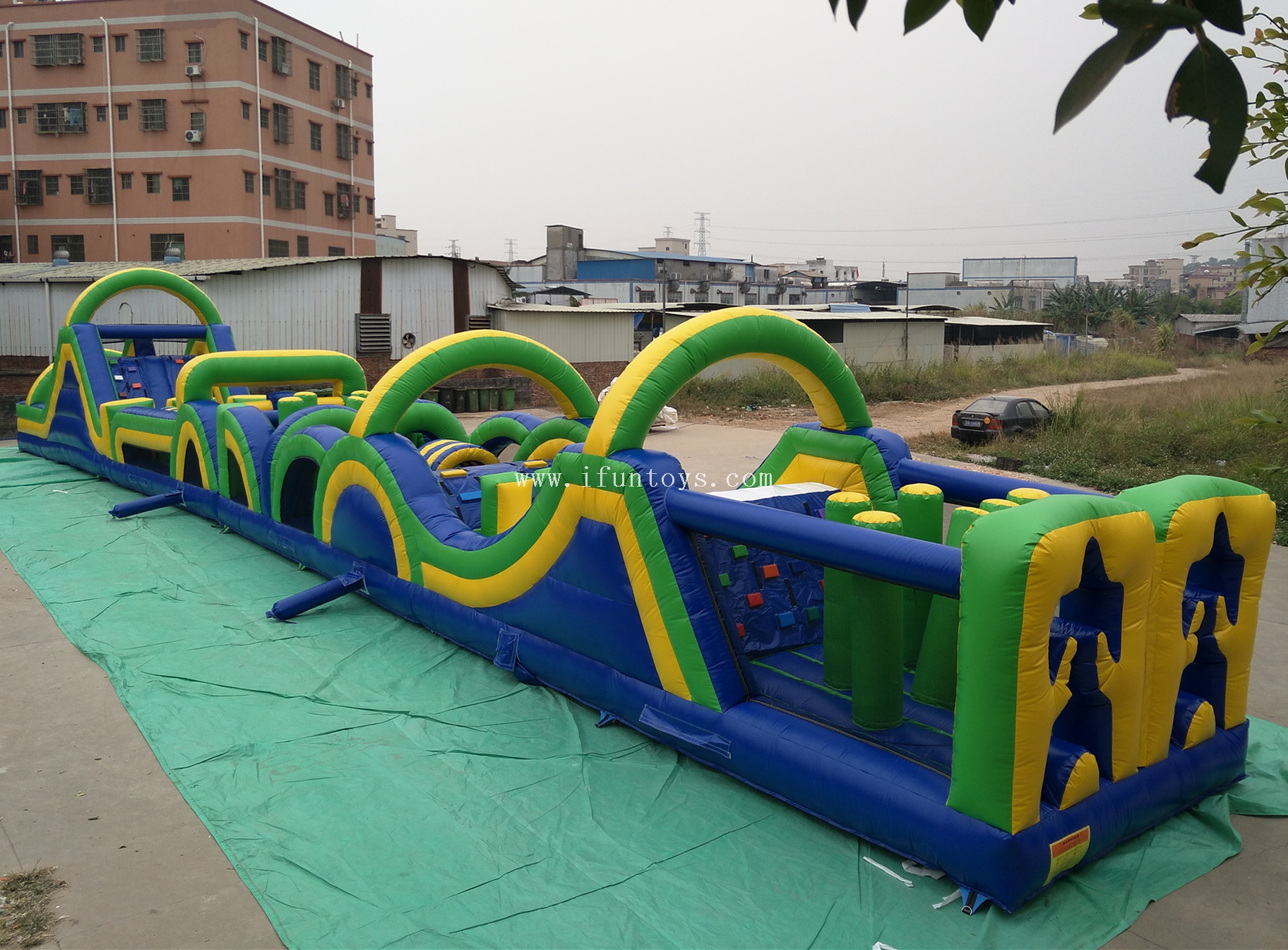 Cheap Radical Run inflatable obstacle course with climbing wall ...